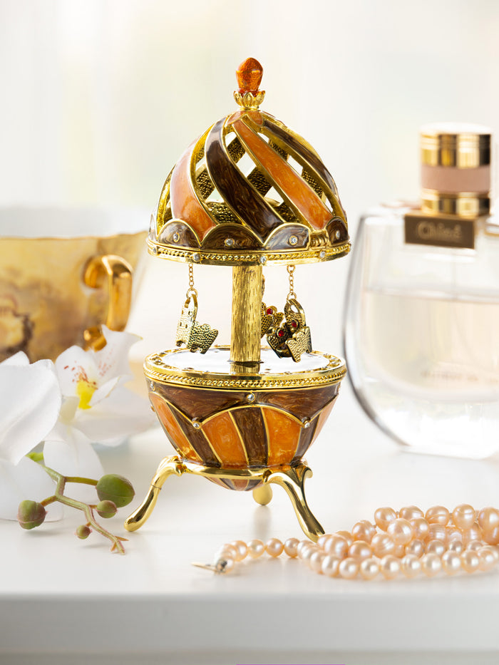 Carousels music boxes